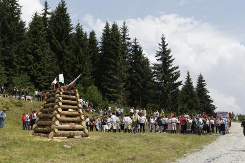 Kroj - Oficiálna stránka obce Šumiac